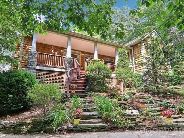 1063 Swiss Pine Lake Dr, Spruce Pine, NC 28777