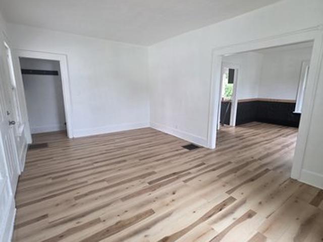 1063 W 12th St, Lorain, OH 44052