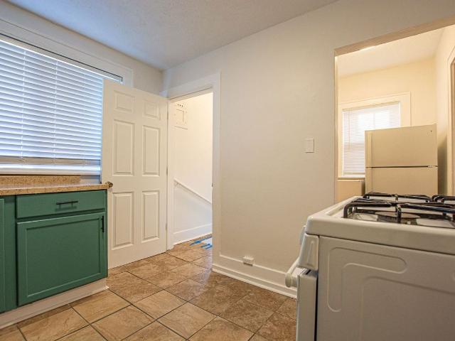 106 108 N 38th St 3 Bedroom Apartment for Rent at 106 N 38th St, Omaha, NE 68131 Joslyn Castle