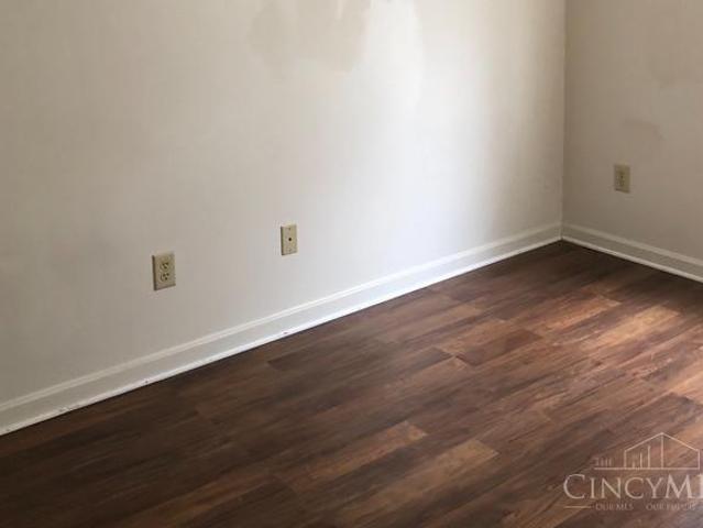 106 108 Linwood Lane