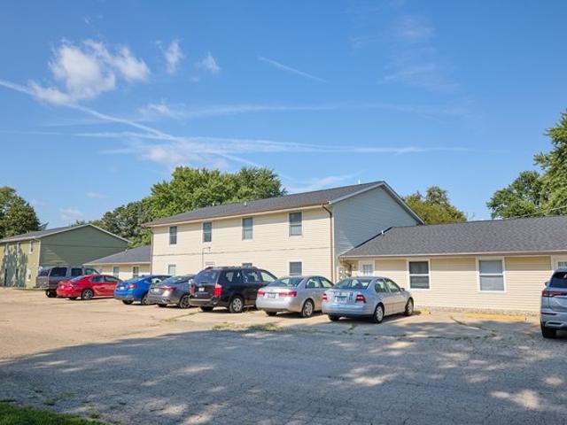 106 108 S 3rd Ave, Mendota, IL 61342