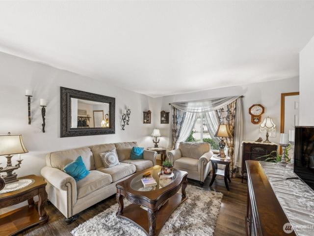 106 116th Street E