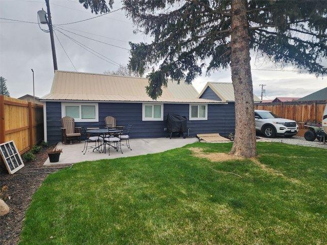 106 1/2 E Hamilton St, Sheridan, MT 59749