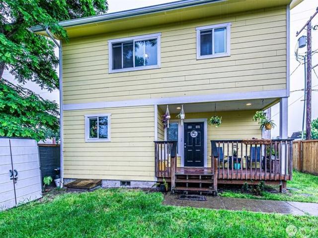 106 2nd St NE, Yelm, WA 98597