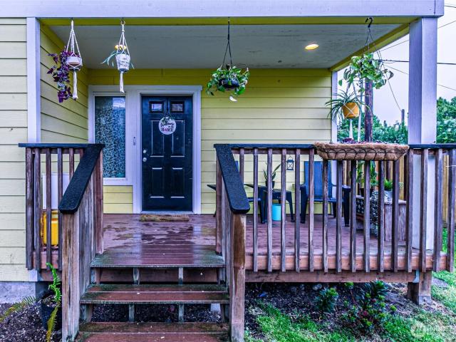 106 2nd Street NE