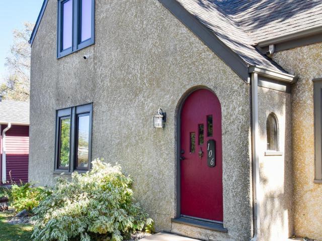 106 4th Street SE