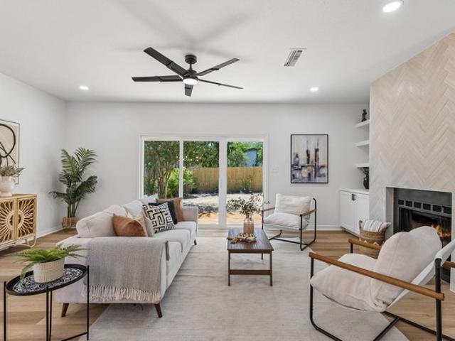 106 Cottonwood Dr, Hutto, TX 78634