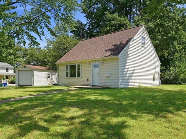 106 Courtney Dr, Manassas Park, VA 20111