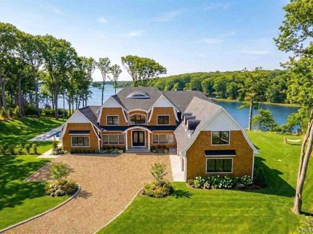 106 Cove Rd, Northport, NY 11768