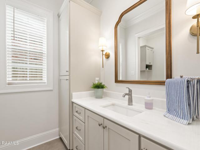 106 Carriage Lakes Dr, Youngsville, LA 70592 | MLS #RA2600001