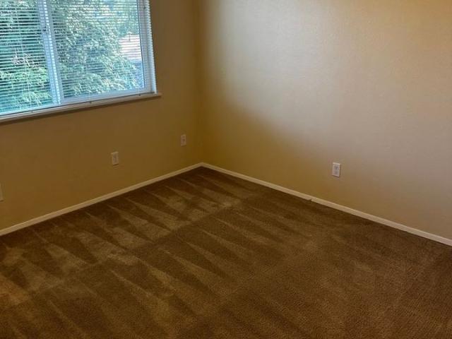 106 Cedar Tree Investments, LLC 2 Bedroom Apartment for Rent at 239 Se 148th Ave, Portland, OR 97233 Hazelwood