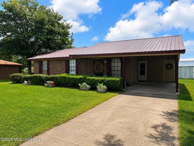 106 Cefalu St, Leland, MS 38756