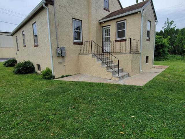106 Center Avenue