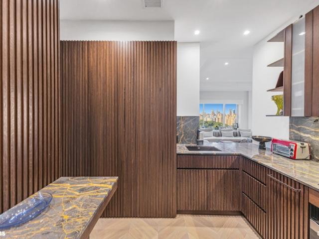 106 central park s 22f