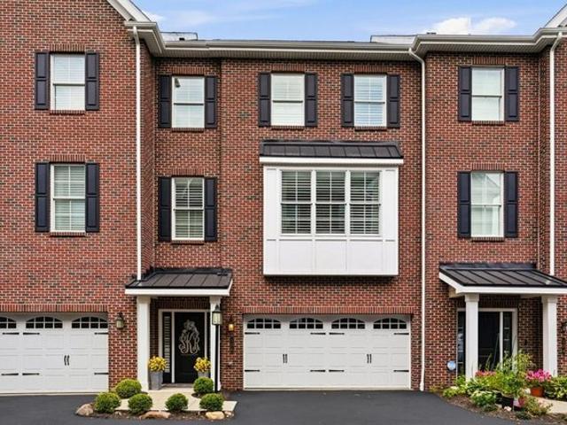 106 Chapel Harbor Dr, Pittsburgh, PA 15238