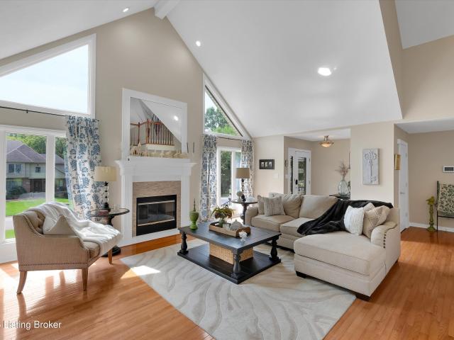 106 Cherry Hills Ln
