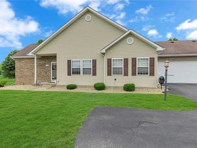106 Clearwater Dr, Ellwood City, PA 16117