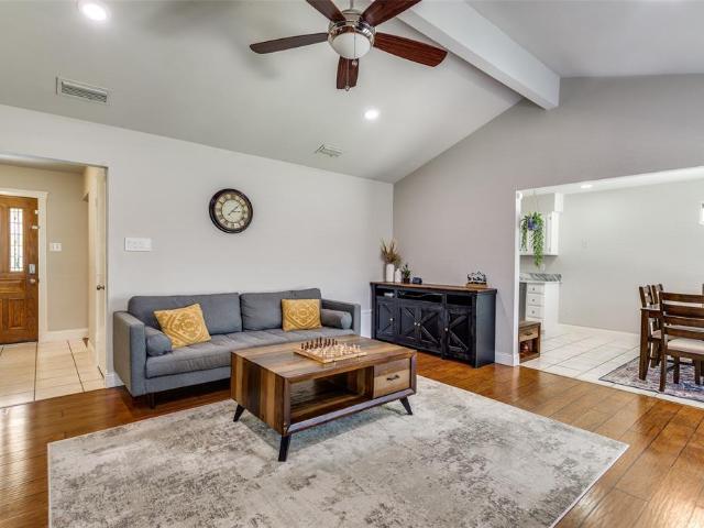 106 Creekside Lane