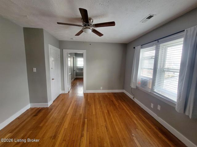 106 Crestwood Ave