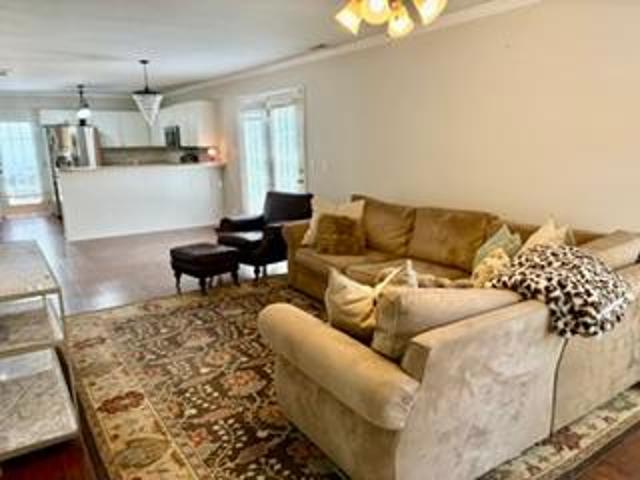 106 antique Court