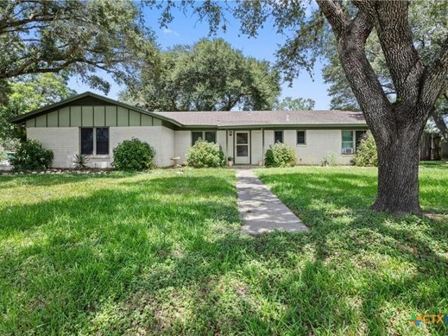 106 Aberdeen St, Victoria, TX 77904