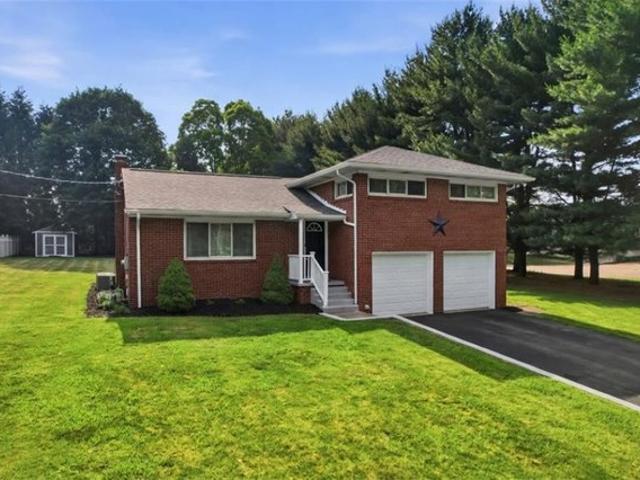 106 Allegheny Dr, Natrona Heights, PA 15065