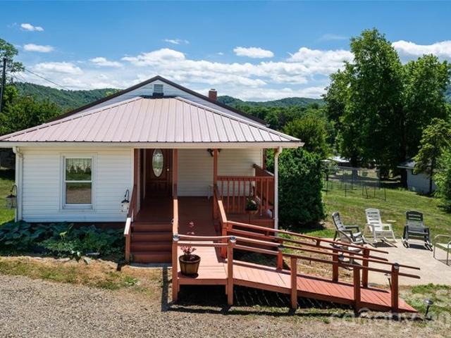 106 Aloha Circle Ext, Candler, NC 28715