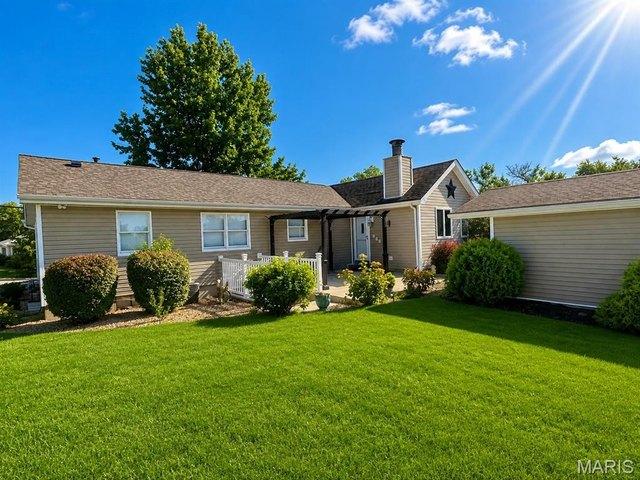 106 Arizona St, New Haven, MO 63068