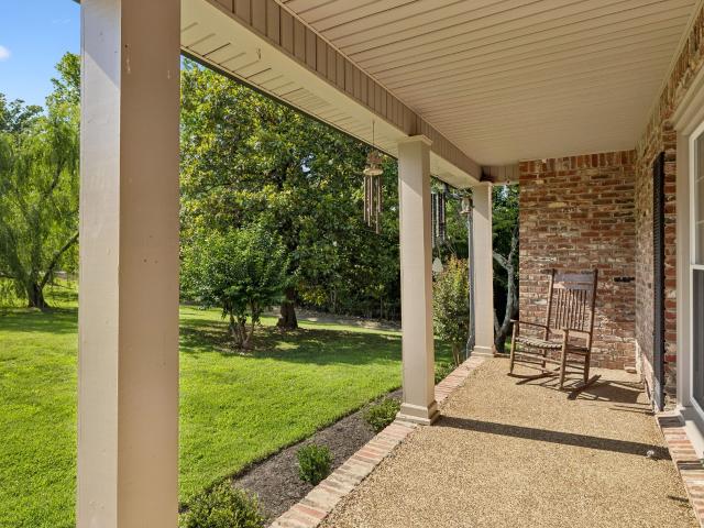 106 Azalea Ln