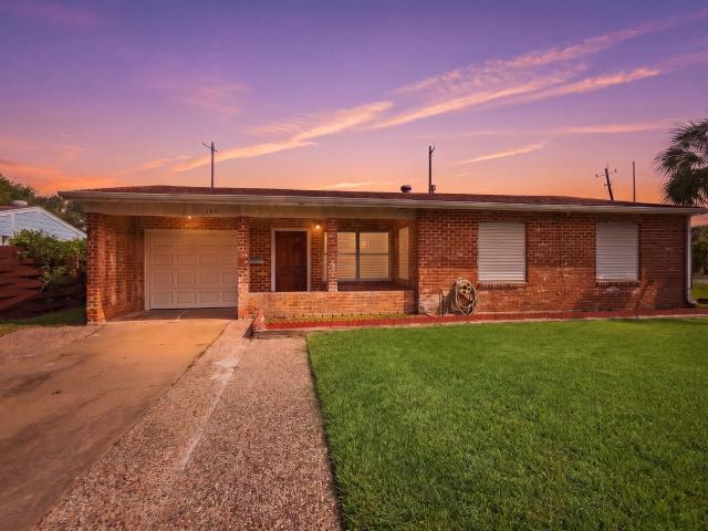 106 Barracuda Avenue