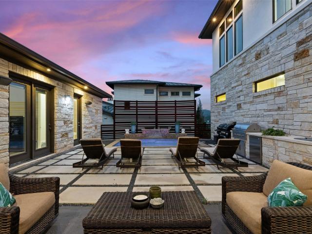 106 Bisset Ct