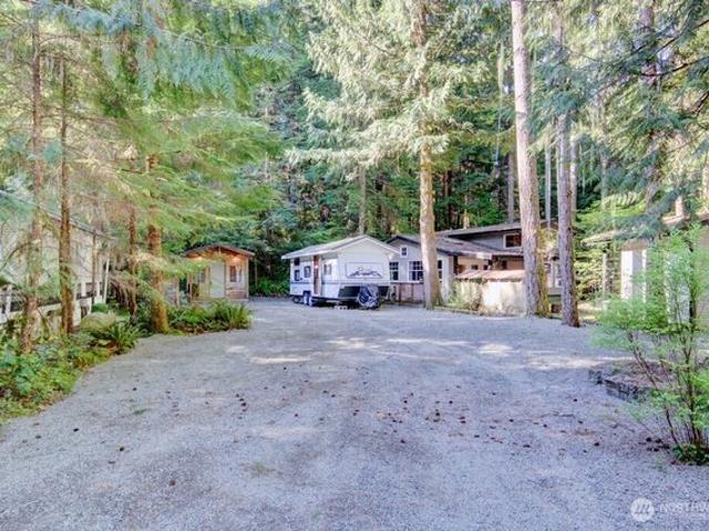 106 Gold Rush Rd, Deming, WA 98244
