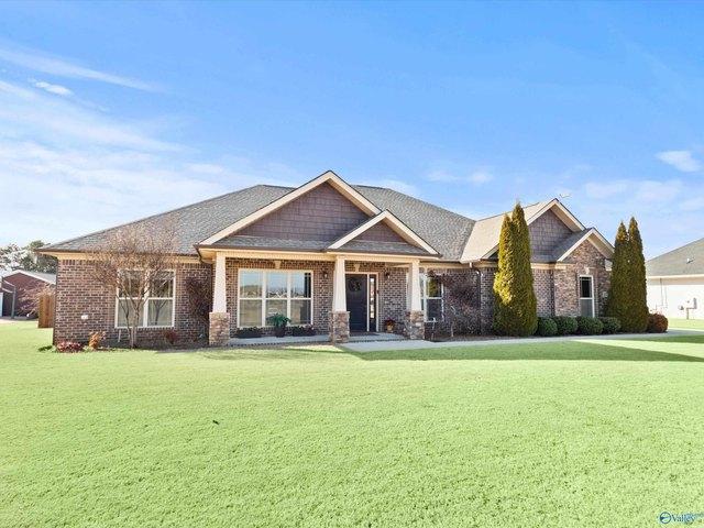 106 Grace Brook Cir, Meridianville, AL 35759