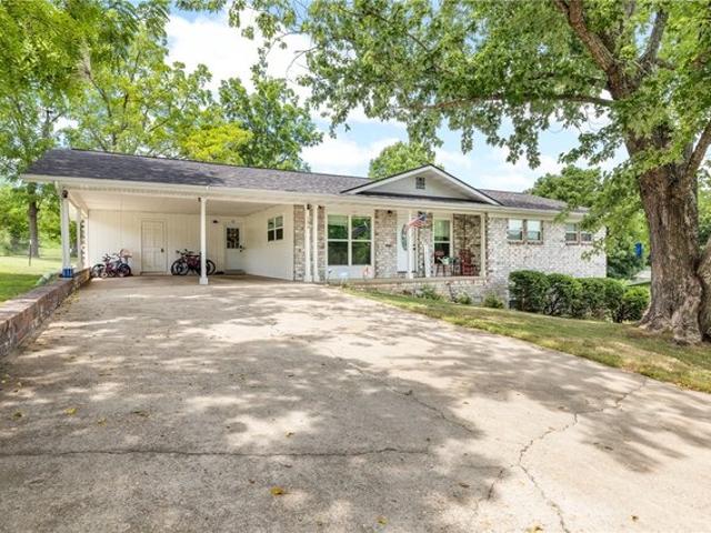 106 Graham St, Harrison, AR 72601