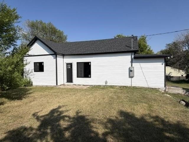 106 Grant Ave NE, Granville, ND 58741