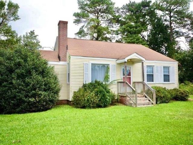 106 Greenbrier Rd, Chesapeake, VA 23320