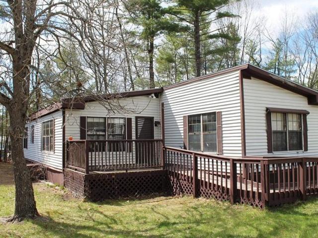 106 Donald Dr, Goffstown, NH 03045