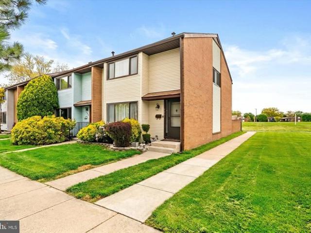 106 Danbury Ct, Hightstown, NJ 08520