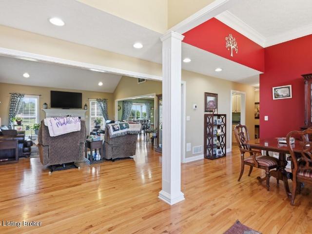 106 Dartmore Ct