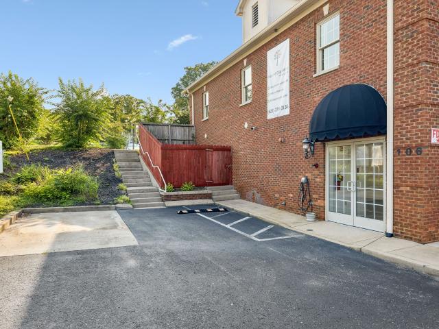 106 Duke St