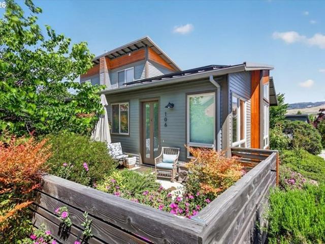 106 Dunn Cir, Ashland, OR 97520