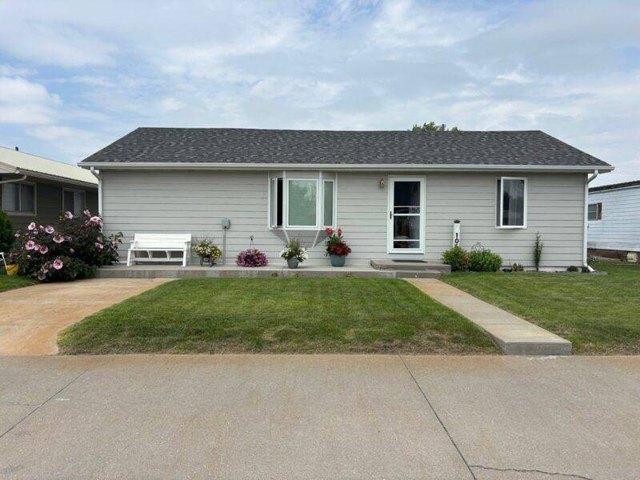 106 E 1st St, Oshkosh, NE 69154