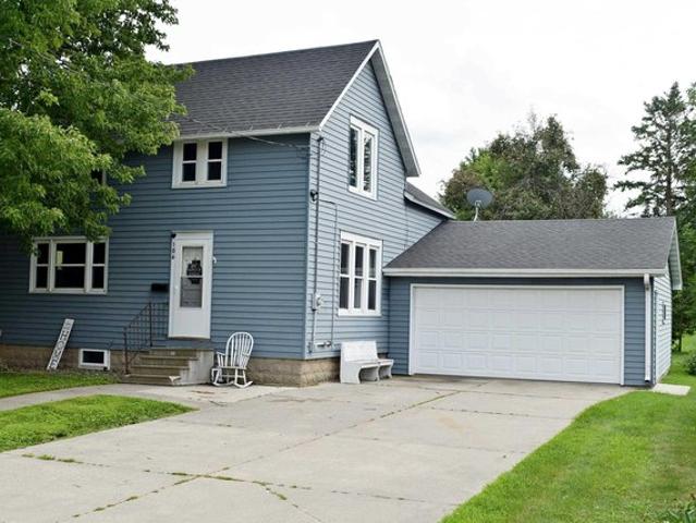 106 E Vernon St, Stacyville, IA 50476