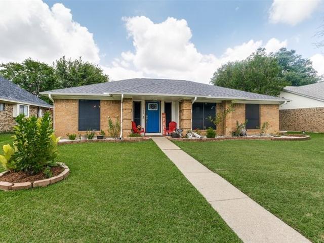 106 E Apollo Rd, Garland, TX 75040