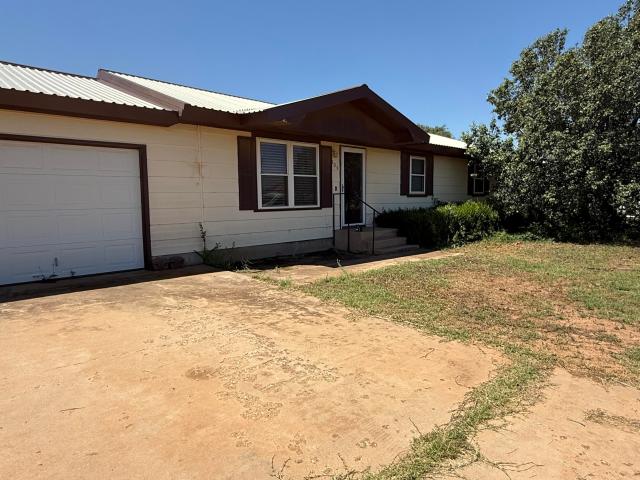 106 E Cragin St, Sundown, TX 79372 | MLS #202601
