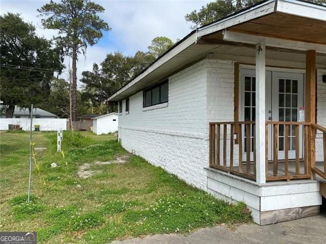 106 E Derenne Avenue