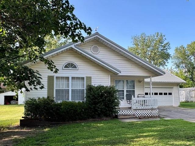 106 E Fifth St, Green City, MO 63545