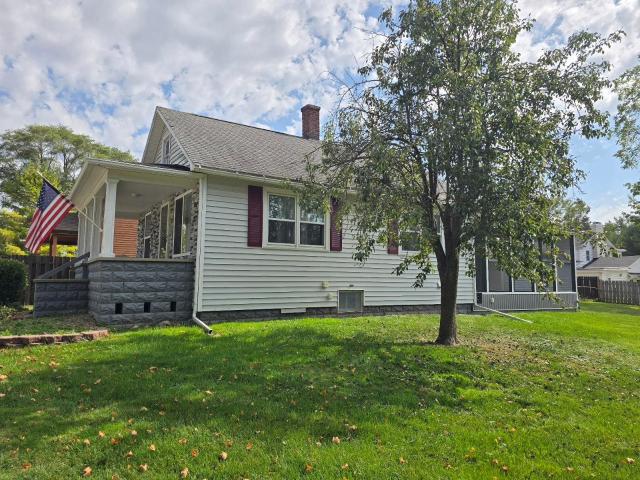 106 E Summit Street