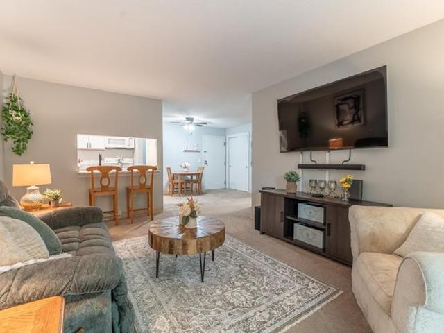 106 Eastern Ave Apt 204, Manchester, NH 03104