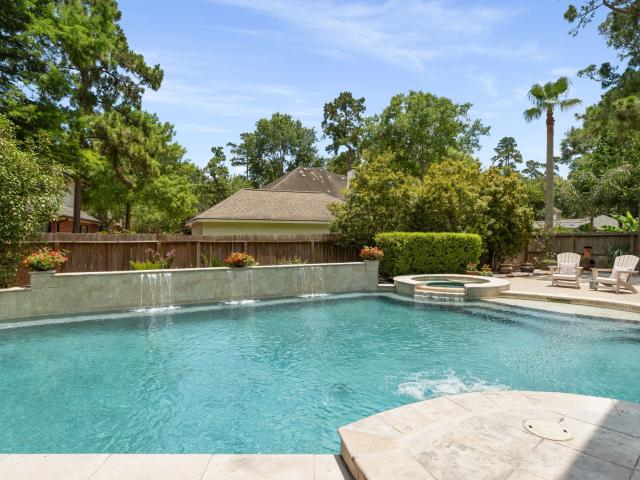 106 Fairbranch Circle